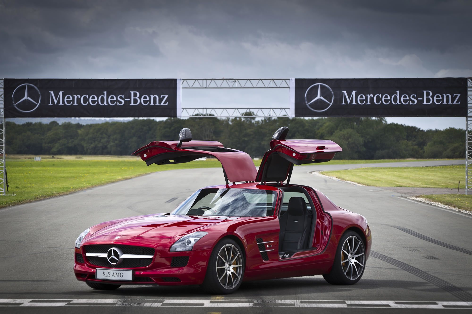 Mercedes' GT5 Live Race Video Recap and Photos