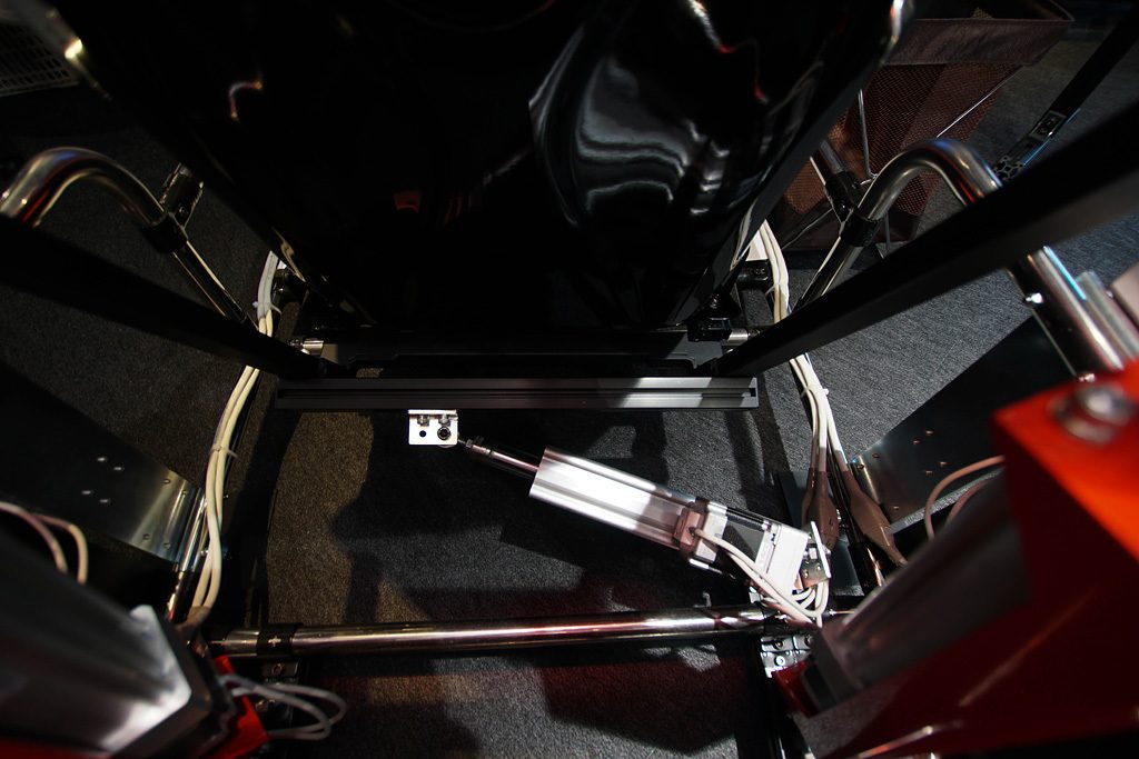 Tokyo Motor Show Brings Updated GT6 Motion Simulator Rig – GTPlanet