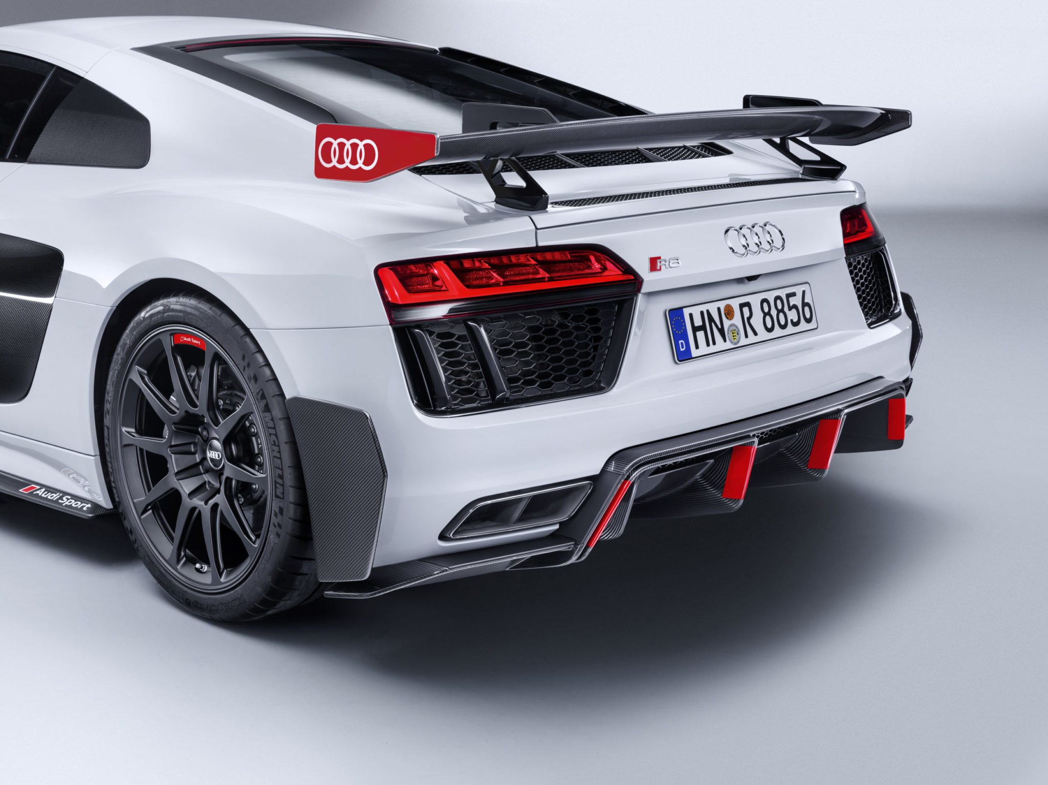 Audi Sport Makes R8 Even More Extreme With Audi Performance Parts