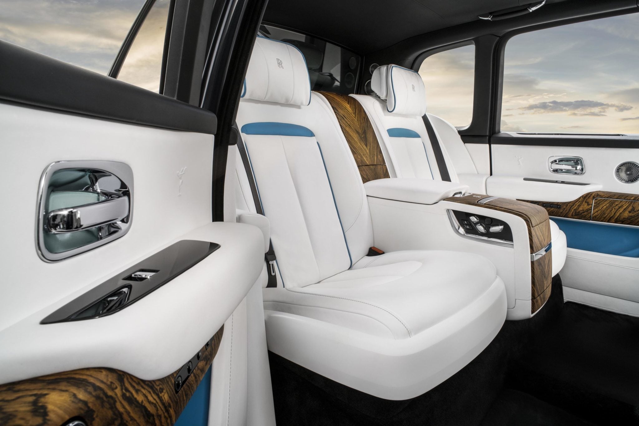 Meet the Rolls-Royce Cullinan, the World’s Most Luxurious Off-Roader ...