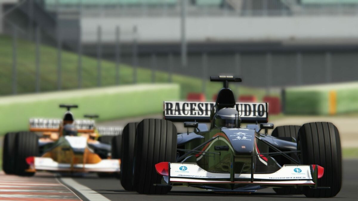The Brutality of a V10 Formula One Car – GTPlanet