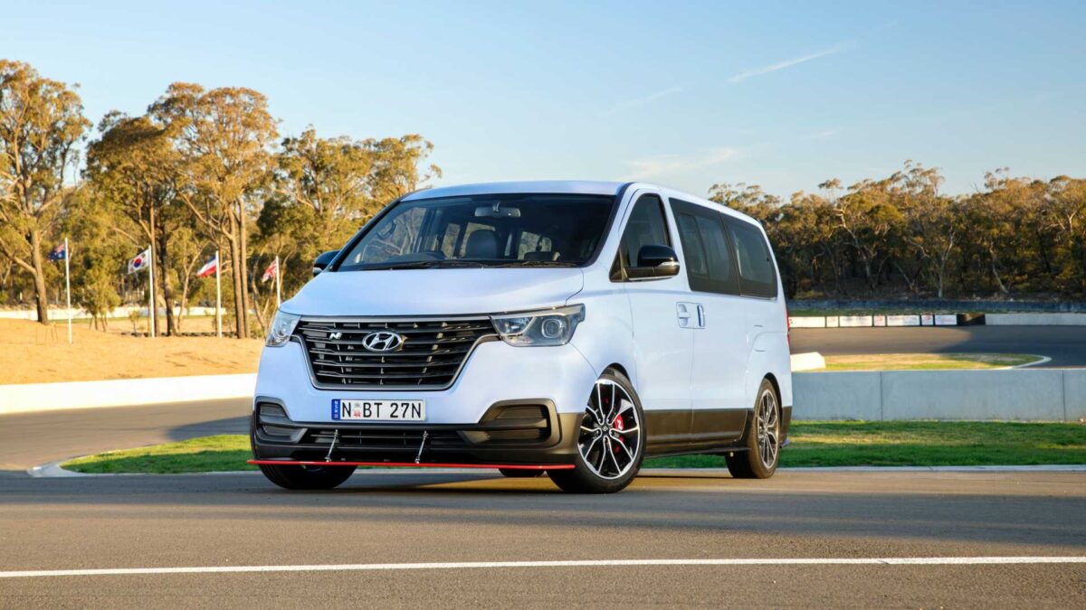 Hyundai Builds 400hp V6 Time Attack… Minivan? – GTPlanet