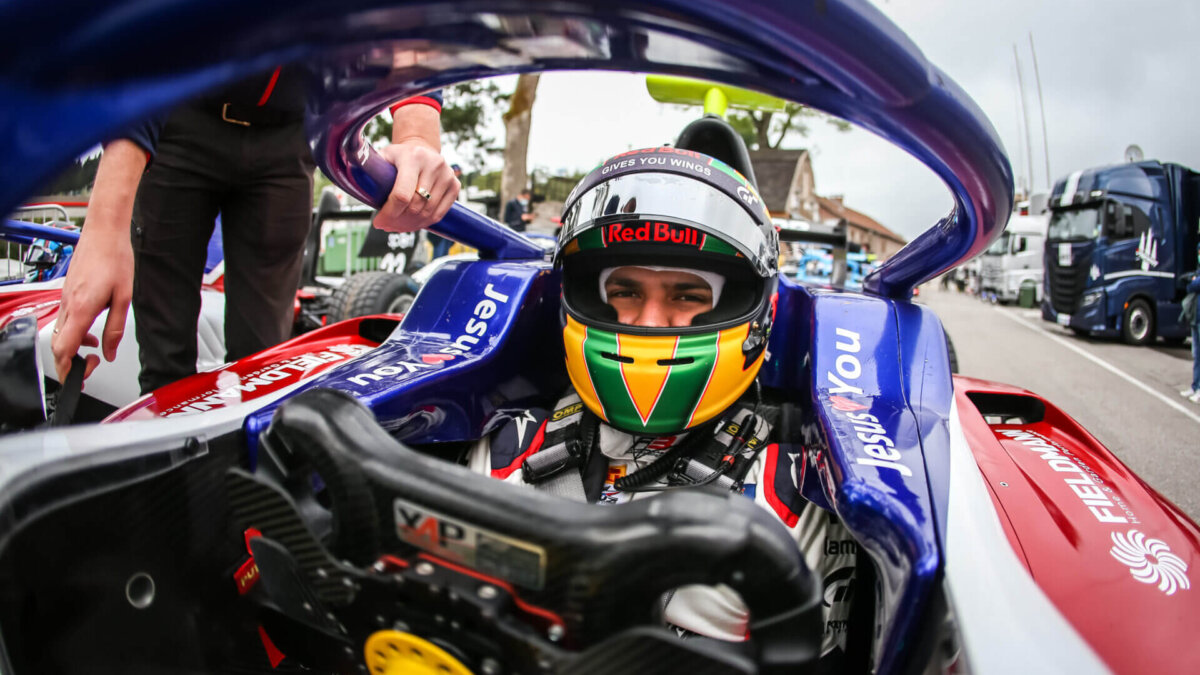 Igor Fraga Set to Switch to Hitech Team for 2021 FIA F3 Season – GTPlanet